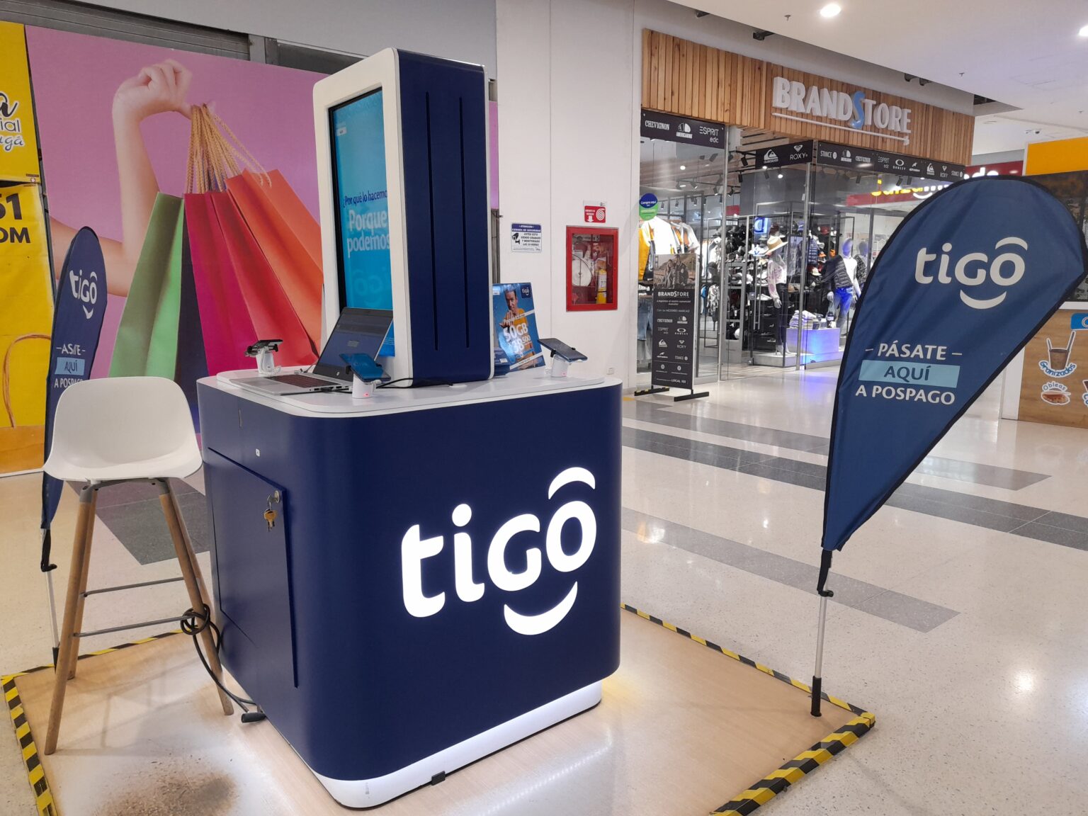 TIGO - Avenida centro comercial
