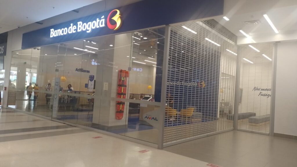 BANCO DE BOGOTA - Avenida centro comercial