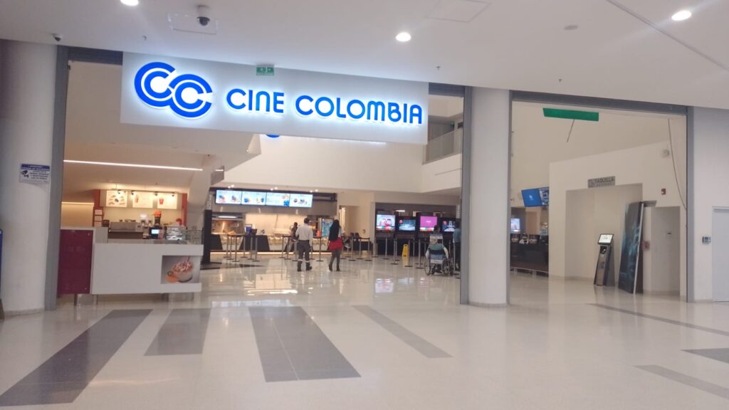 CINE COLOMBIA - Avenida centro comercial